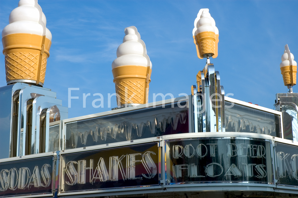 Deco Cones – Frank Images